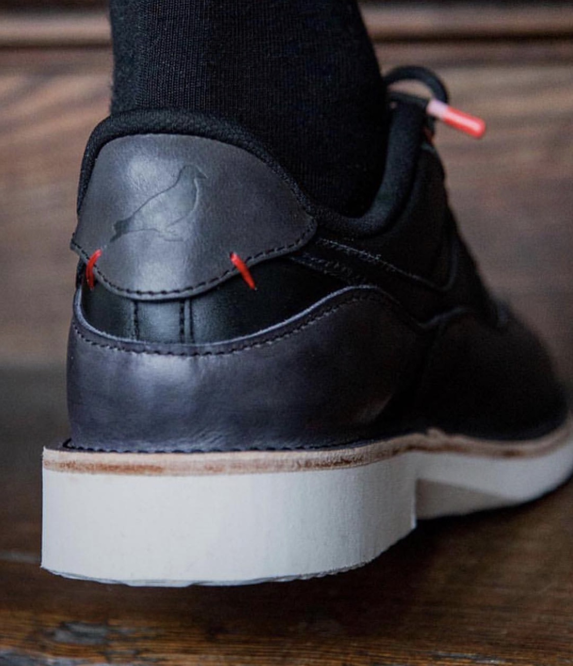 Staple Pigeon x PETERSON+STOOP！绅士版空军一号“波浪鸽子”上市！__凤凰网