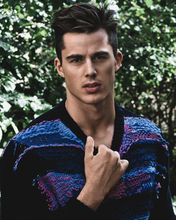 ⊙ 别人家的数学老师！6 岁签约阿玛尼，26 岁健美冠军，28 岁当博士！_凤凰网时尚_凤凰网