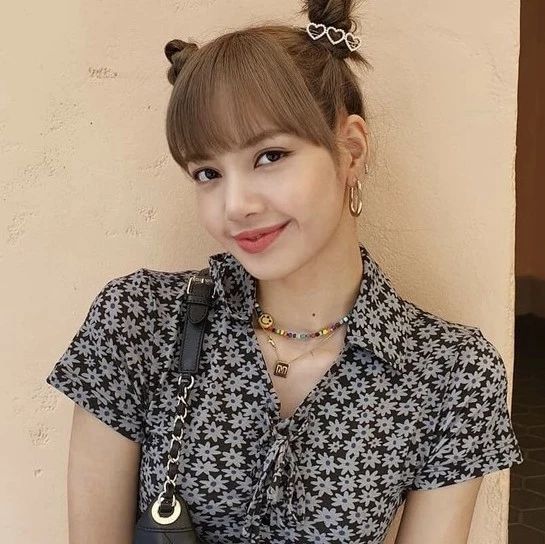 时髦办 | Lisa的项链好夏天，我找到了150块同款同款～_凤凰网
