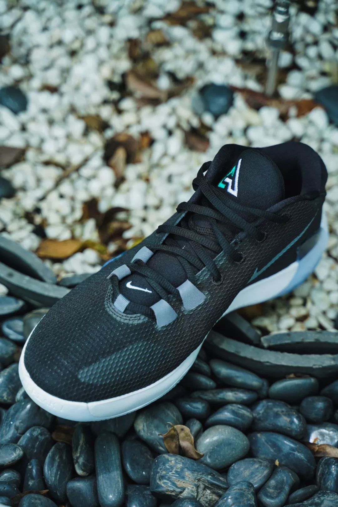 字母哥一代 Freak1 首发拆解开箱：双层气垫加反钩，中底没有TPU__凤凰网