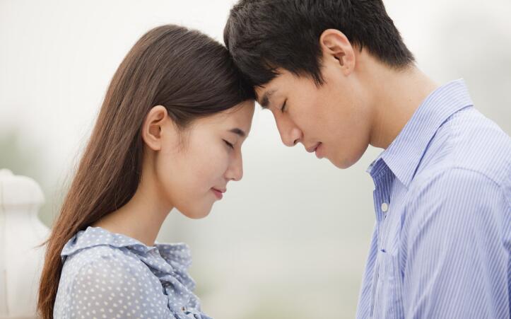 闷骚”的女人往往有这4个 明显”的表现,藏也藏不住,错不了凤凰网