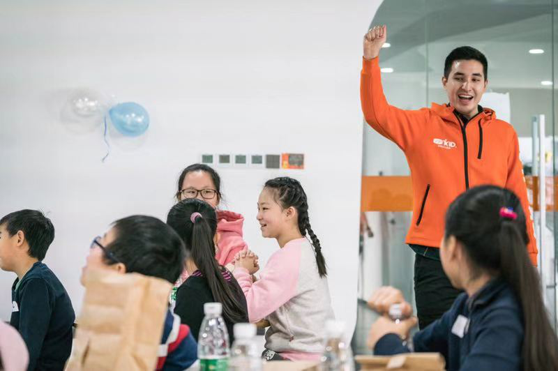 VIPKID L7高阶课效果怎么样 小学员师生见面会上秀综合运用能力_凤凰网