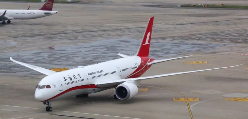 上海航空3架787-9两月集体转场浦东，轮班飞新加坡和墨尔本__凤凰网