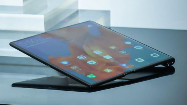 17000 元的华为折叠手机来了，折叠方式有点意思__凤凰网