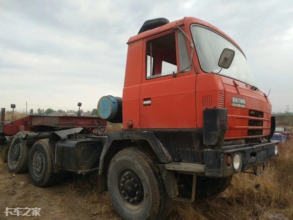 不可思议！国内罕见的TATRA-T815 V12车型仍在服役__凤凰网