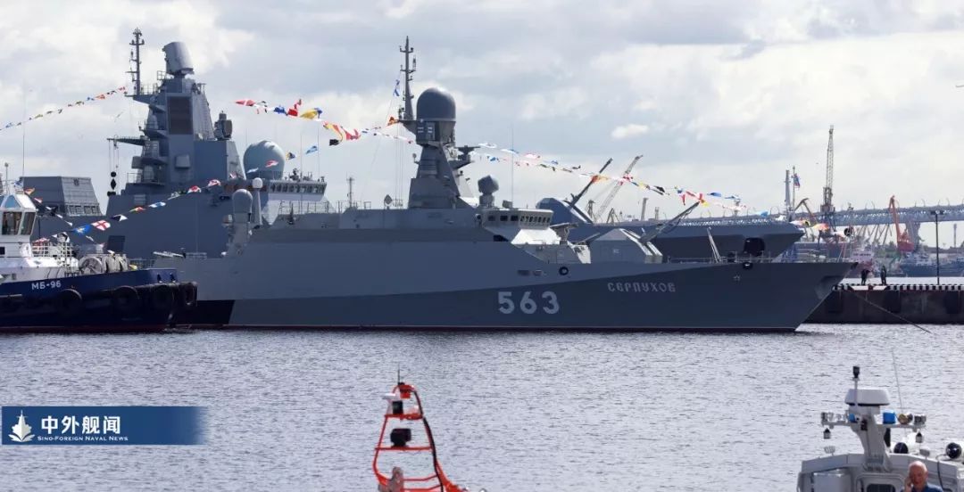 第九届圣彼得堡国际海事防务展开幕，俄新型航母首次亮相_凤凰网军事_凤凰网