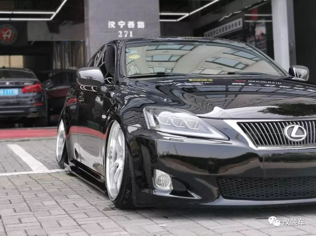雷克萨斯IS300被车主武装到牙齿，拥有它就连超跑都失宠了！_凤凰网汽车_凤凰网
