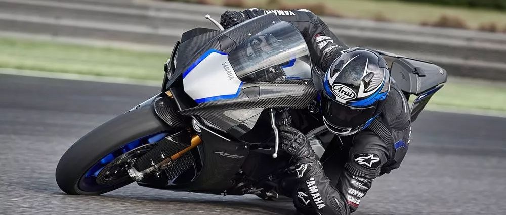 2020新款雅马哈R1/R1M全球亮相197匹马力，十字曲轴引擎将更加完美_凤凰网