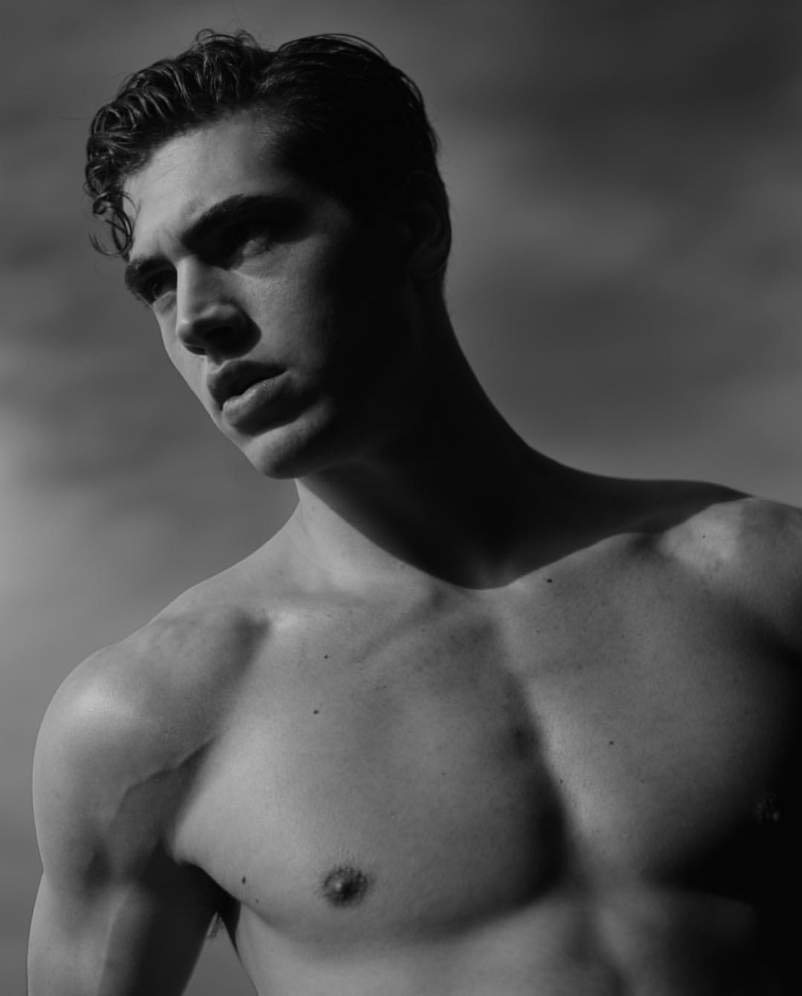 20岁成为男模中的炸子鸡也是位性感的大男孩——Marco Bellotti_凤凰网时尚_凤凰网