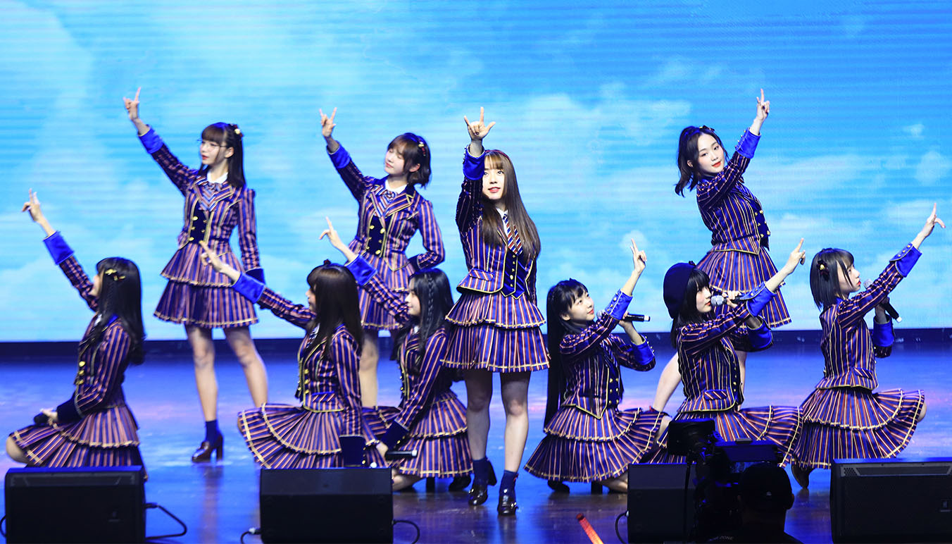 AKB48 Team SH 见面会新歌首唱 独特曲风女团新定义_凤凰网