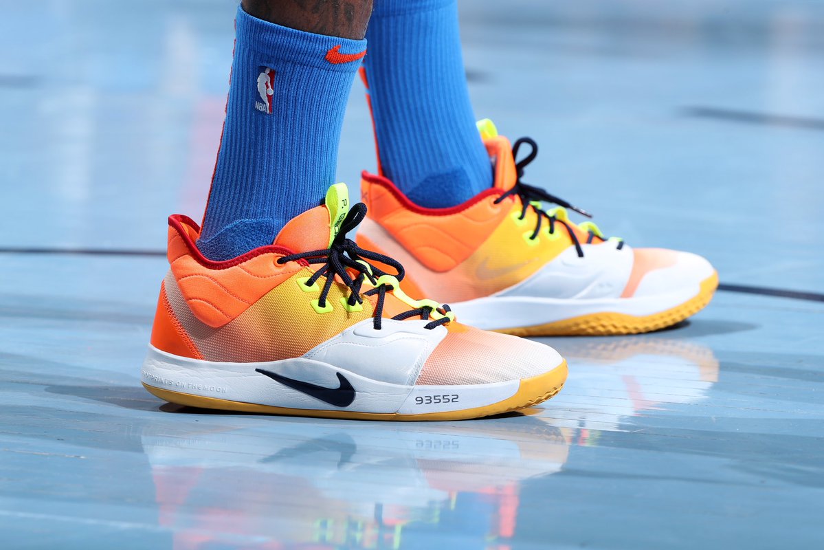 今日常规赛上脚球鞋一览：贾斯廷-霍勒迪上脚2K4_凤凰网