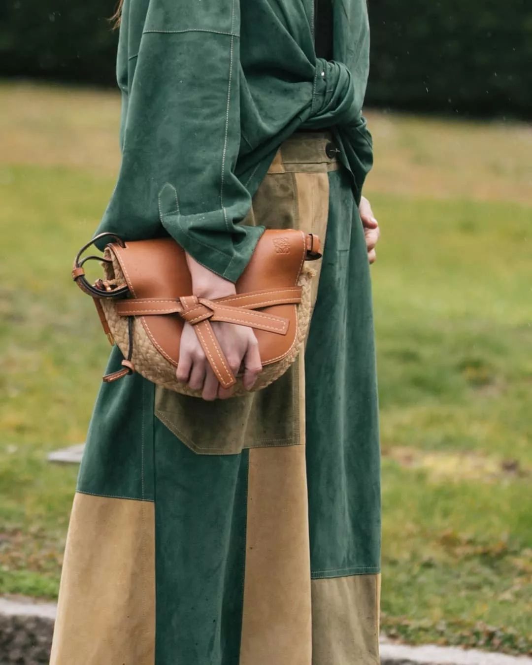 蔡依林、袁泉、唐嫣、杨幂都在背的puzzle包和gate包原来都是Loewe的！__凤凰网