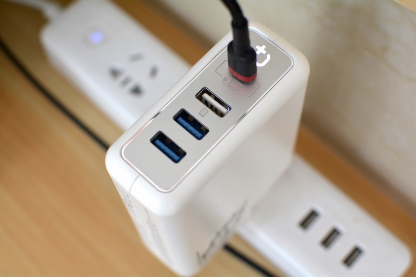 MacBook Pro 接口不够用？加USB? 这款新玩意解決Type-C转插烦恼__凤凰网