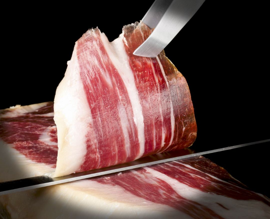 西班牙的猪和日本的鱼都酷爱健身，练出一身肌肉，然后....._凤凰网