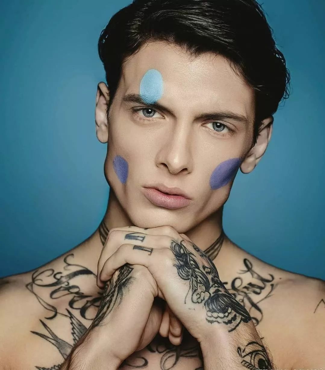 英国超多纹身模特Loic Williams，挺特别的！_凤凰网