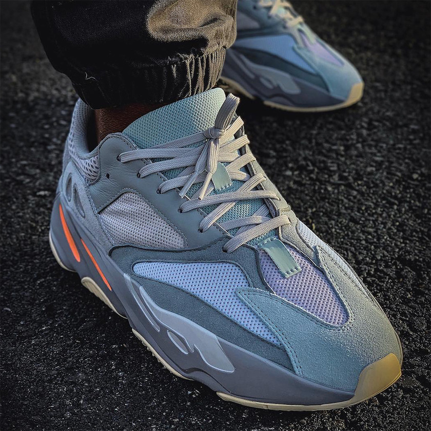 百搭经典灰如何？Yeezy 700 “Inertia” 实物首次曝光__凤凰网