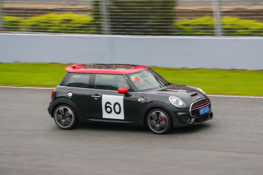 引擎咆哮，轮胎尖叫 | MINI赛道日嘉年华来啦__凤凰网