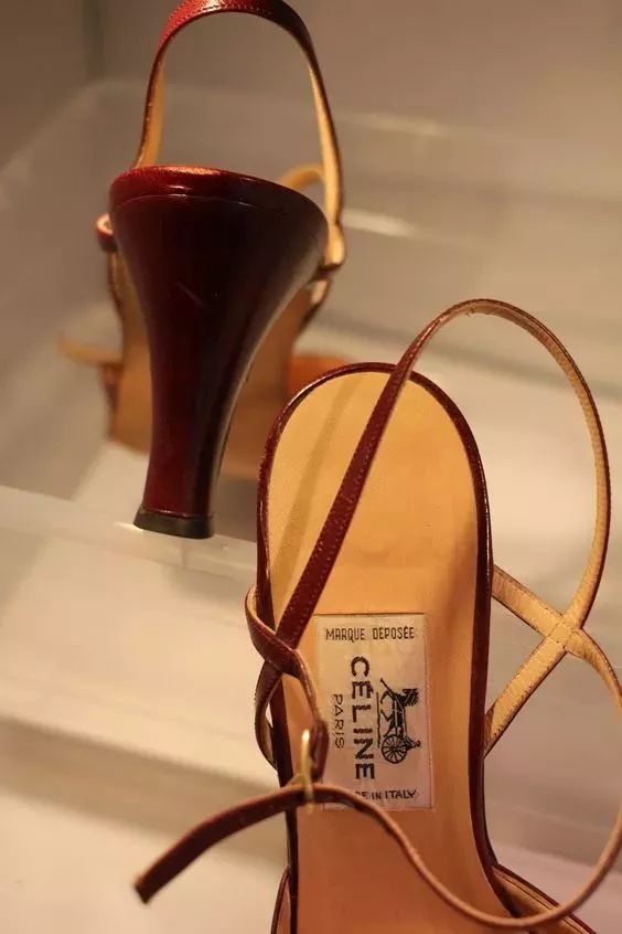 CELINE这74年来的美,都在这了。_凤凰网